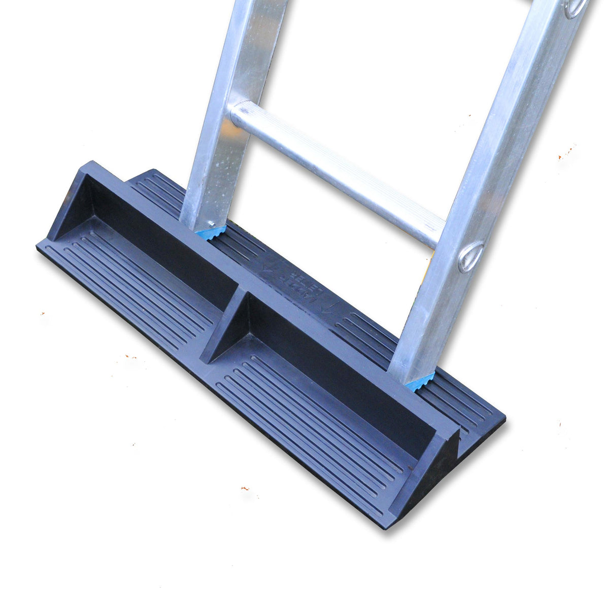 Steadfast Solid Rubber Ladder Mat: Total Grip